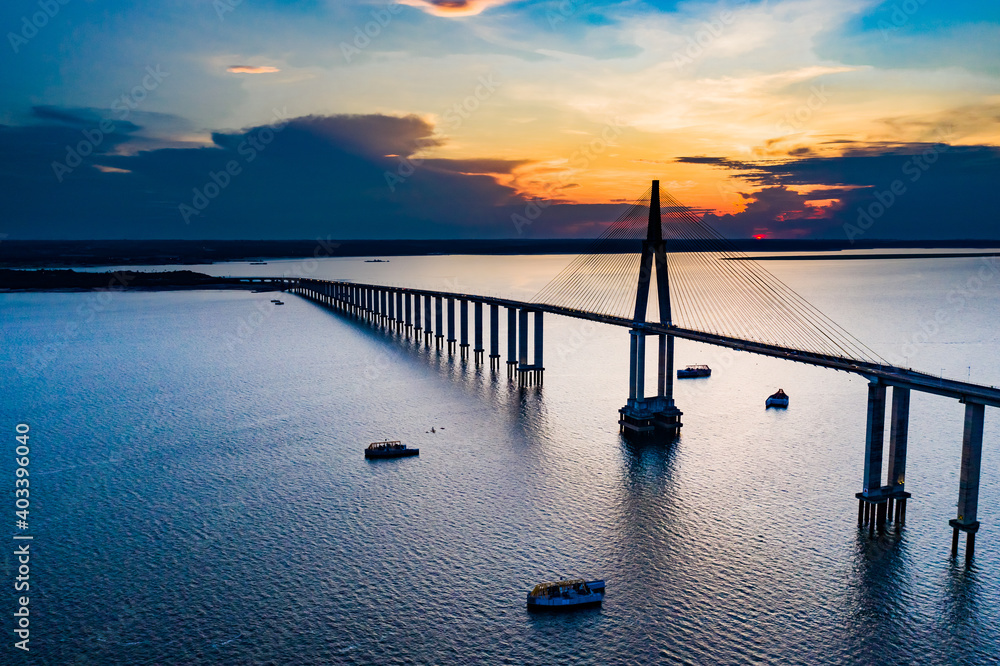 Foto de Ponte sobre o Rio Negro do Stock | Adobe Stock