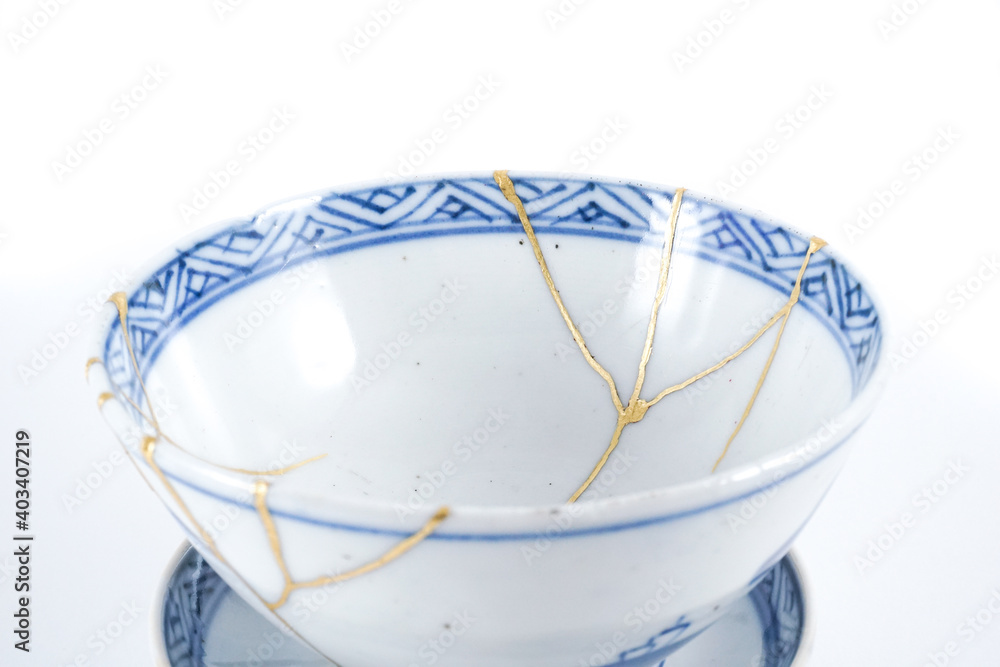 Kintsugi detail closeup, real gold wabi sabi Kintsukuroi, Japanese ...