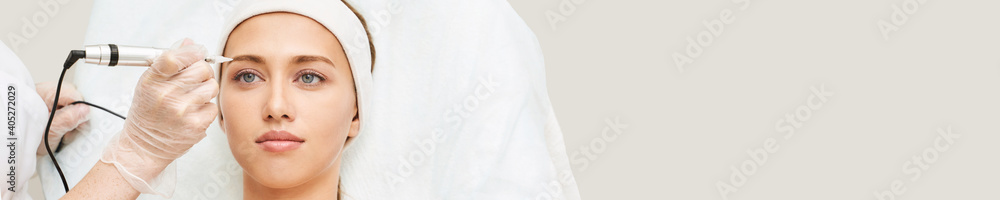 Permanent makeup. Beauty spa procedure. young woman. Face tattoo ...