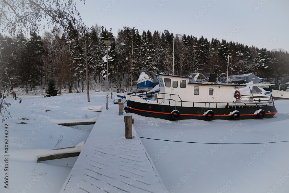 Schiff Boot Damper Flussdampfer Kahn Eisbrecher im Hafen bei Eis und ...