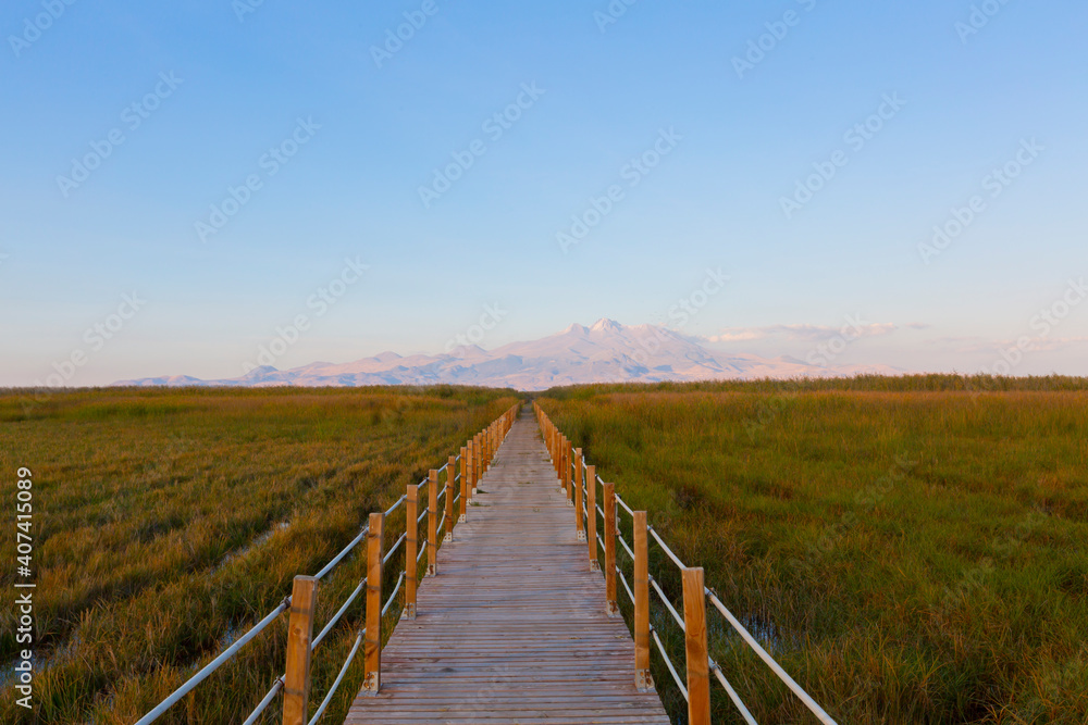 Sultan Marshes are located in the triangle formed by Develi, Yahyalı ...