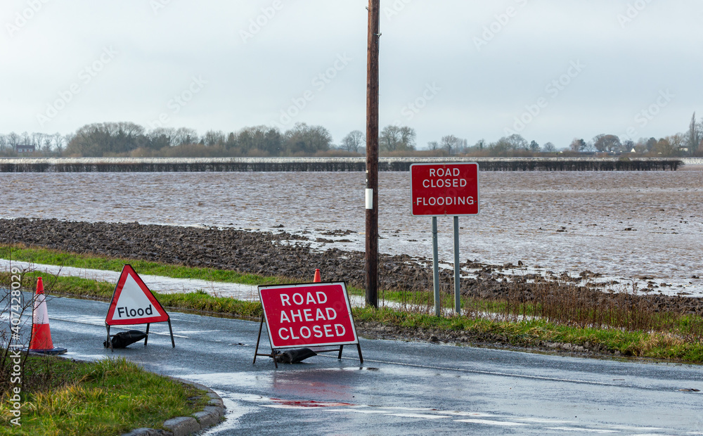 Road ahead closed and flood warning signs on the road to Cawood Bridge ...
