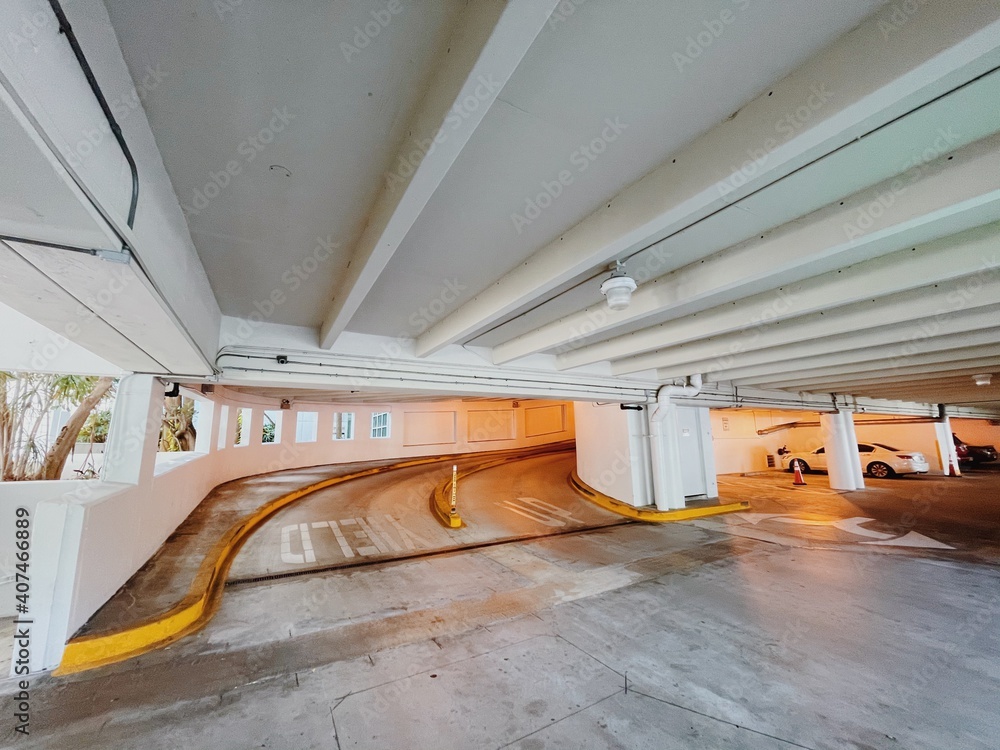 Circular ramp for cars between floors of a multi-storey car parking ...