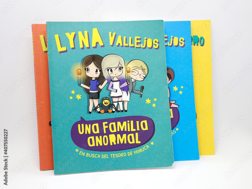 Lyna Vallejos books. A very normal family. Novels of the famous ...