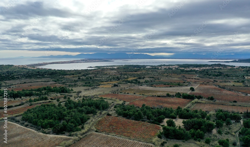 survol du littoral de l'Aude entre Leucate et le Barcarès Stock Photo ...