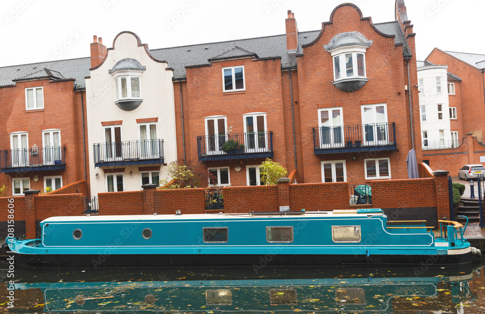 Britain has extensive canal and navigable river network, which played ...