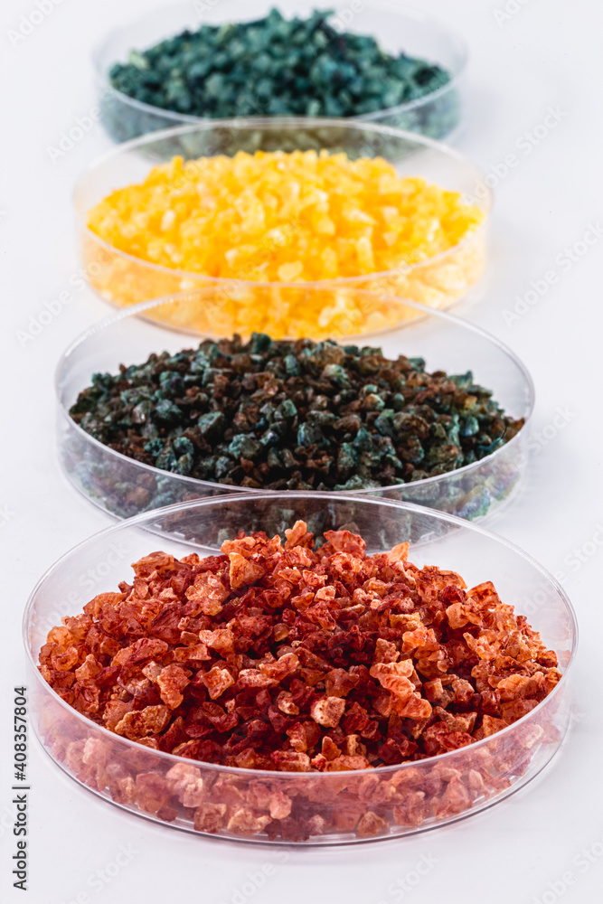 Foto de Molten chloride salts, crystals and crystallized rare earth ...