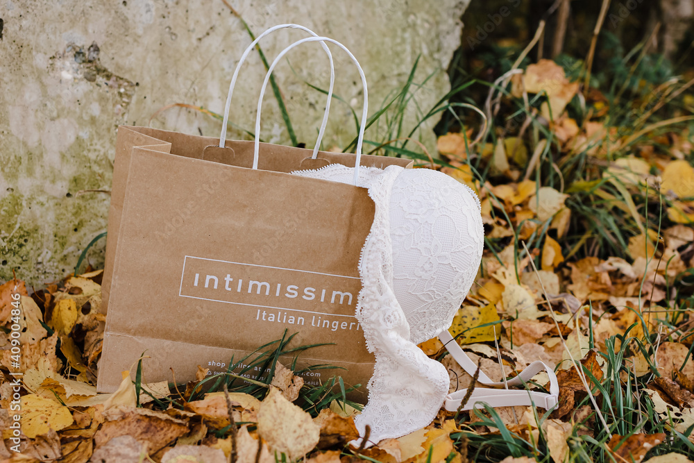Intimissimi (the Italian lingerie retailer) paper eco friendly shopping ...