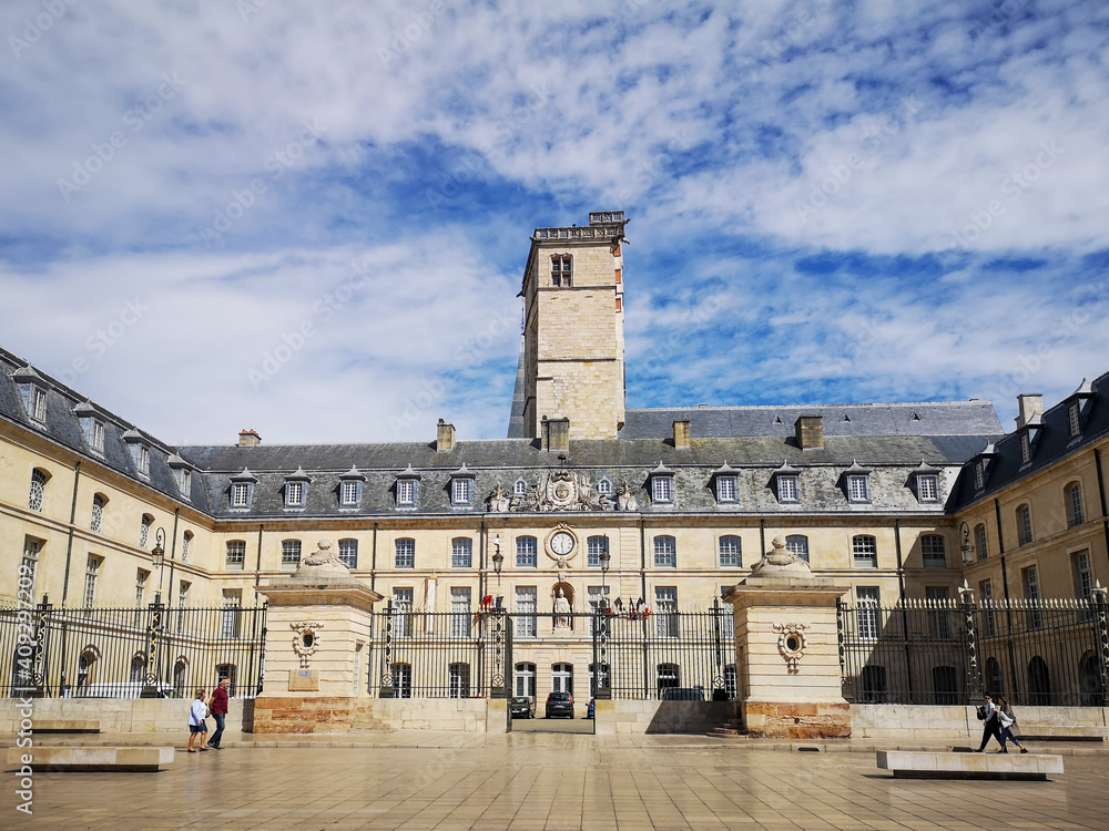 Foto de Ducal Palace of Dijon, capital of Burgundy, overlooking the ...