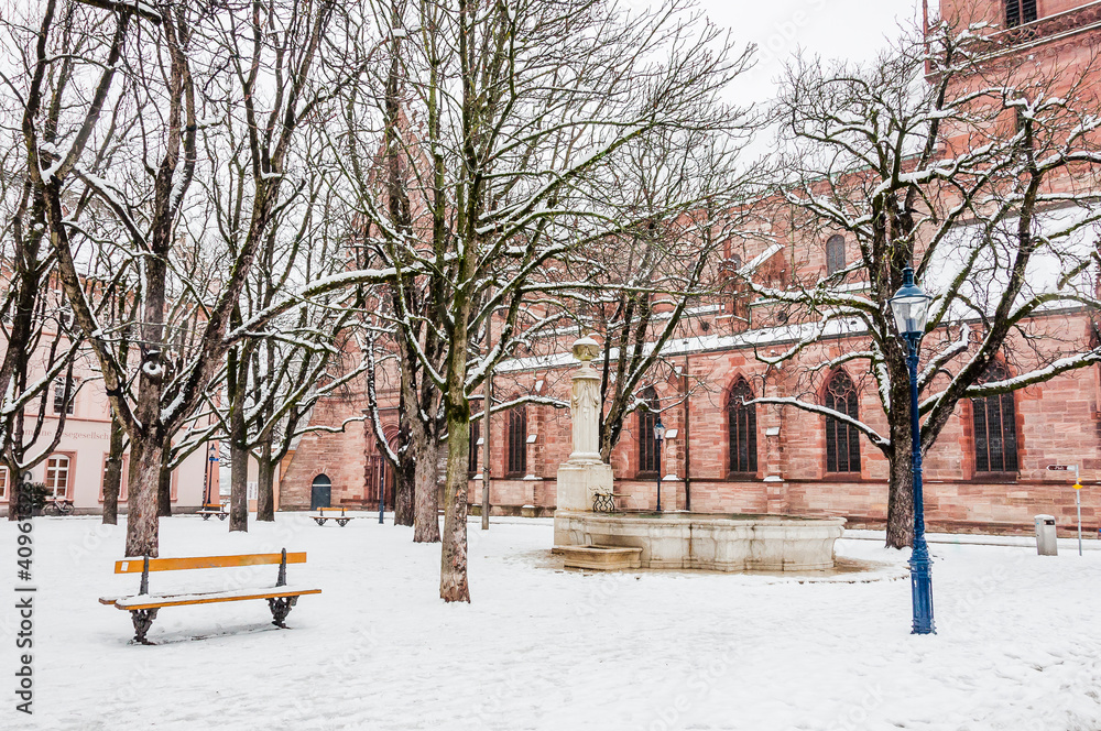 Basel, Münsterplatz, Münster, Kirche, Parkbank, Brunnen, Schnee ...
