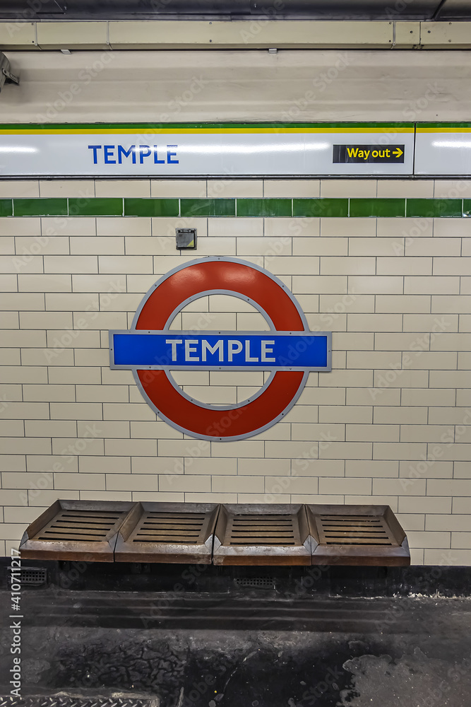 Platform at London Underground Station: Temple. London Underground ...