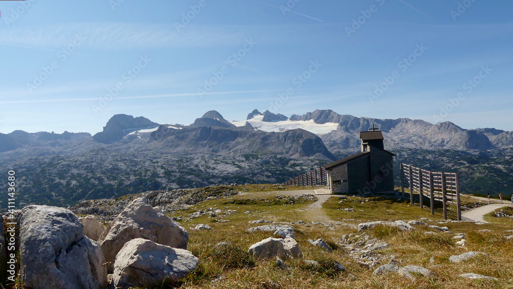 Blick vom Gipfel des Krippenstein zum Dachstein-Massiv mit seinem ...