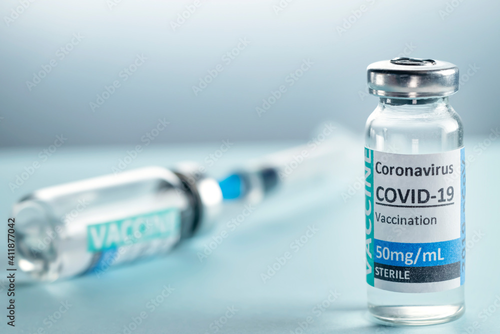 Foto de Vaccine Covid 19 or coronavirus and syringe injection. It use ...