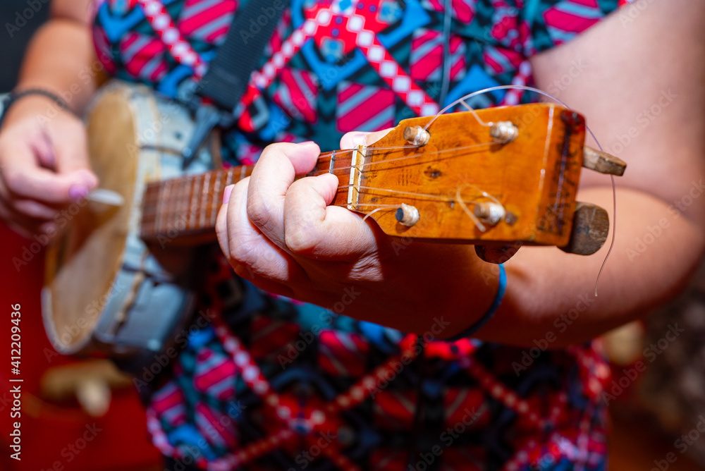 Foto de Banjo A banjo is a string instrument from the lute family, with ...