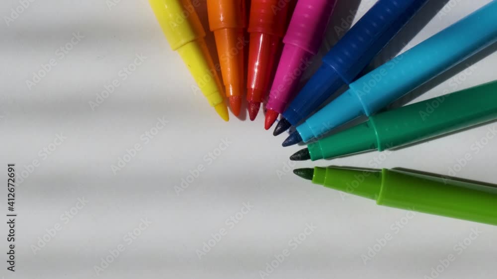 Vidéo Stock Multicolored Felt Tip Pen on Rotating Table. Rainbow Colors ...