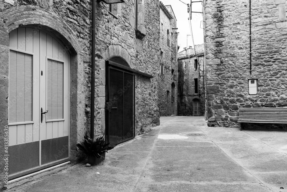 Paisajes y rincones del pequeño pueblo de Madremanya, en la comarca del ...