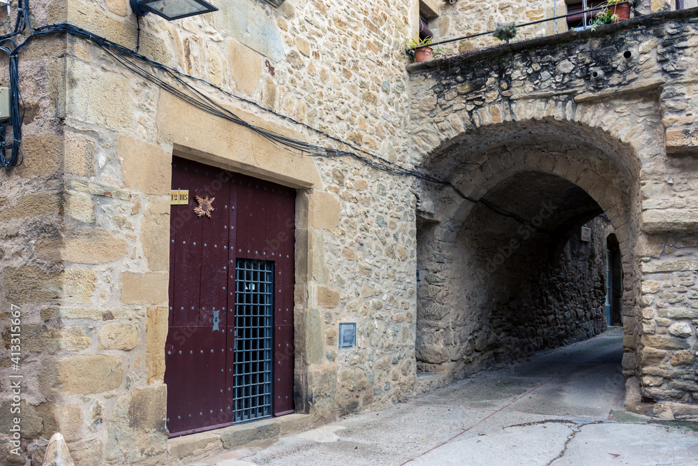 Paisajes y rincones del pequeño pueblo de Madremanya, en la comarca del ...
