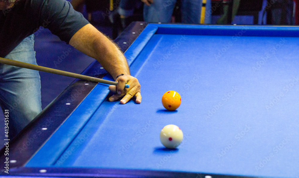 personas jugando billar , Stock Photo | Adobe Stock