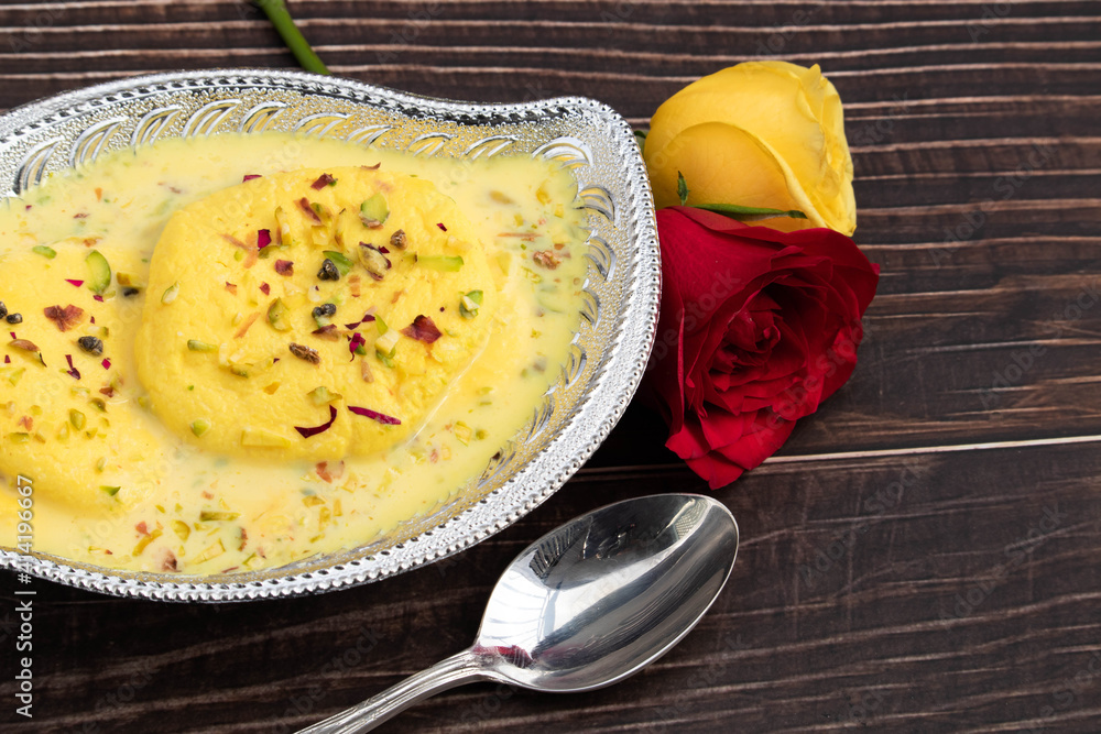 Foto de Delicious Bengali Mithai Rasmalai Also Known As Rossomalai ...