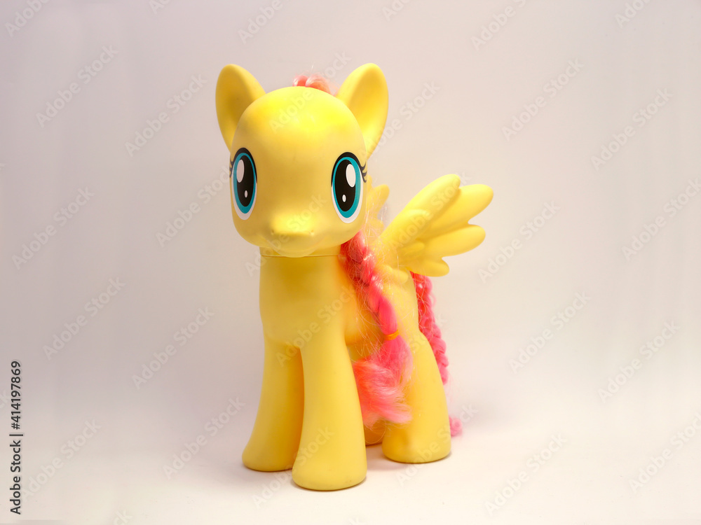My Little Pony. Friendship is Magic. Fluttershy. Yellow and pink pony ...