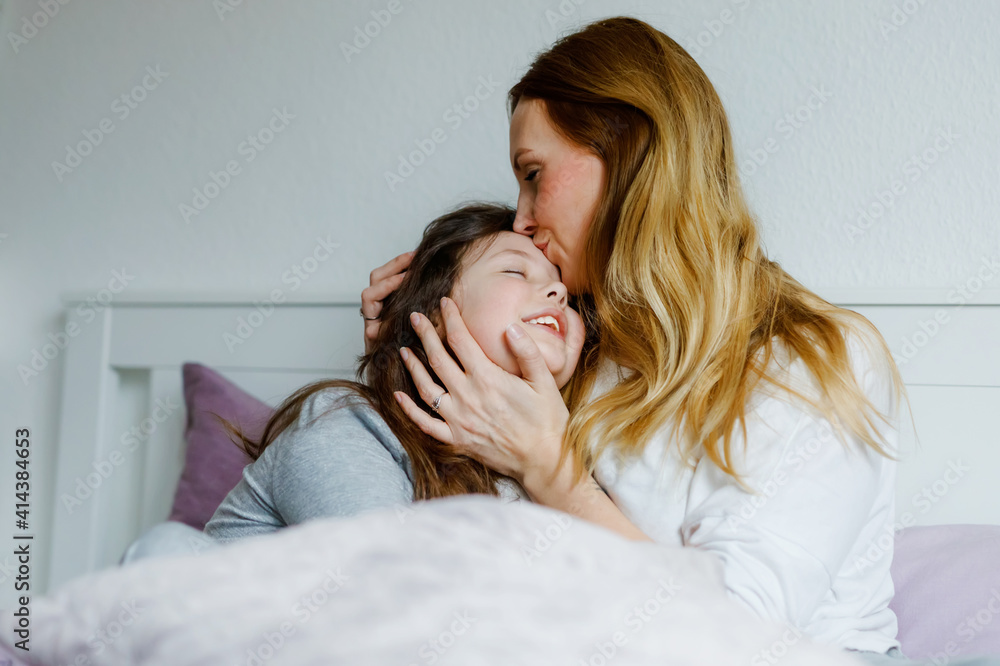 Cute Cuddling Pictures