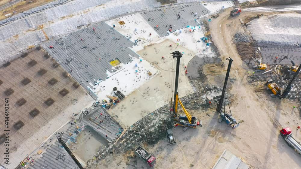 Equipment for installing piles in ground, heavy machines for driving ...