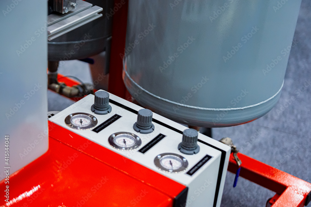 Automatic dosing, mixing and pouring unit for hot curing three ...