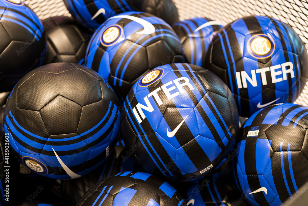 Foto de 7 JUNE 2018, MILAN, ITALY: Official Store FC Inter Milan and ...