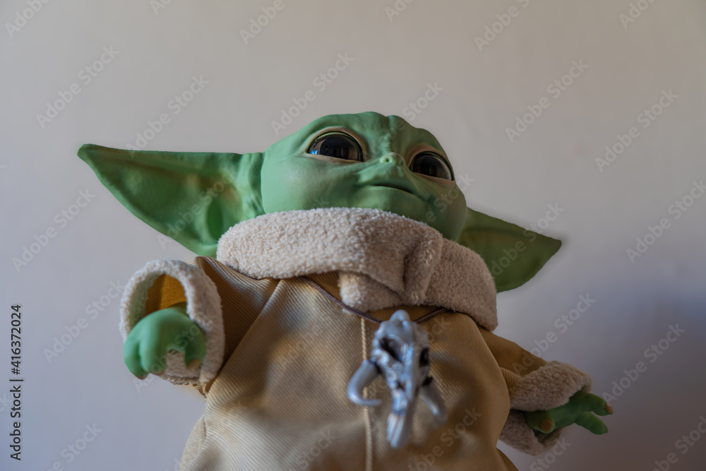 Foto de DECEMBER 2020: The Child or baby Yoda, fictional character from ...