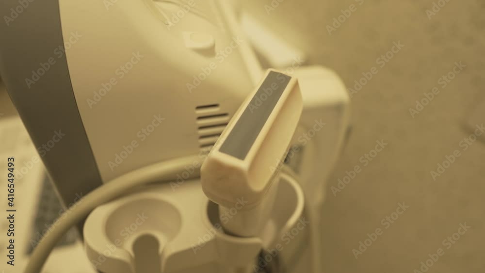 Close view of linear ultrasound machine probe in human hospital vídeo ...