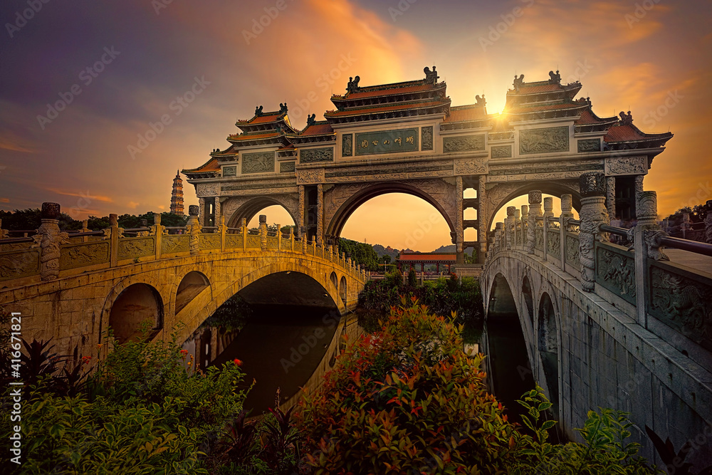 Shunfengshan Park, located at the foot of Taiping Mountain in Shunde ...