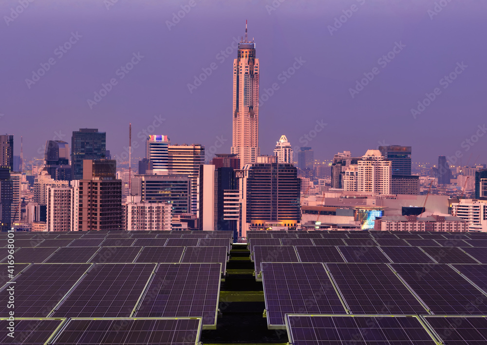 Foto de Smart green city and renewable Energy Digitalization concept ...
