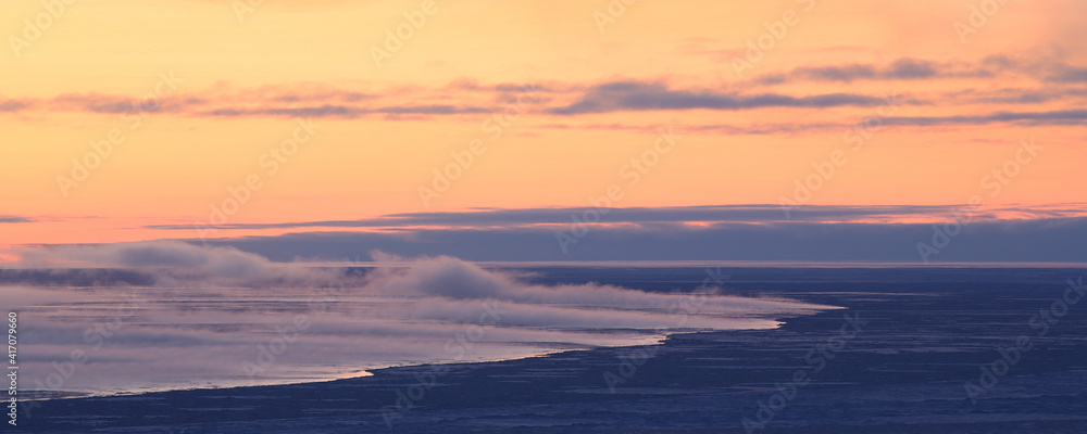 Winter arctic landscape. A view of the endless expanses of the ocean ...
