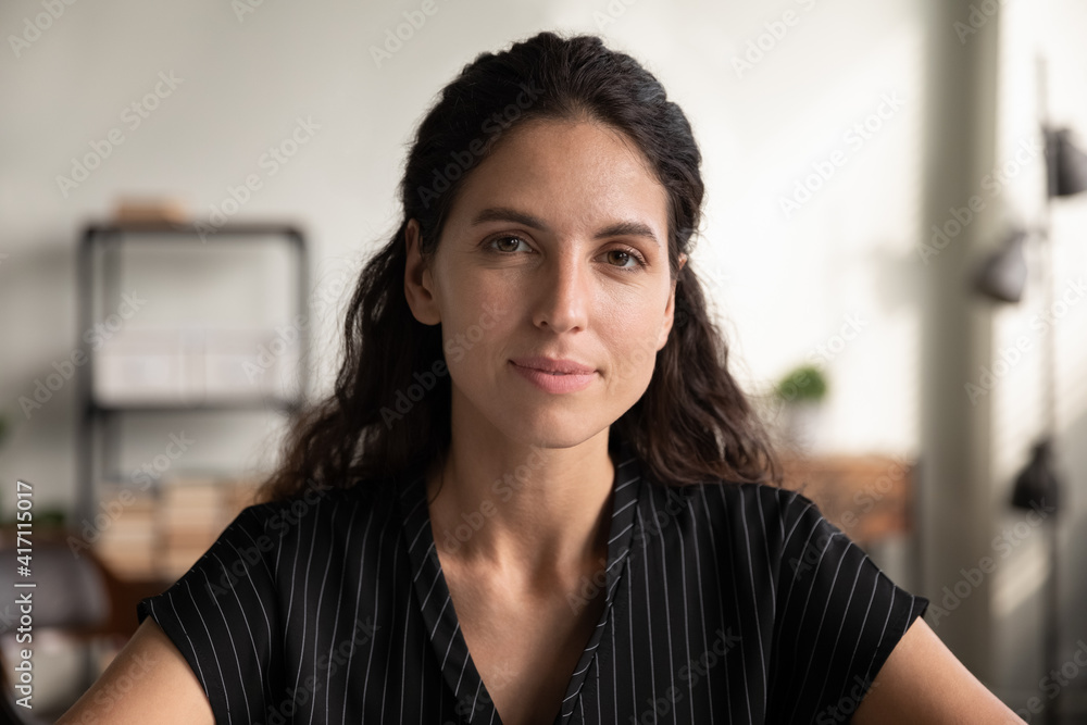 Head shot portrait close up confident woman looking at camera, posing ...