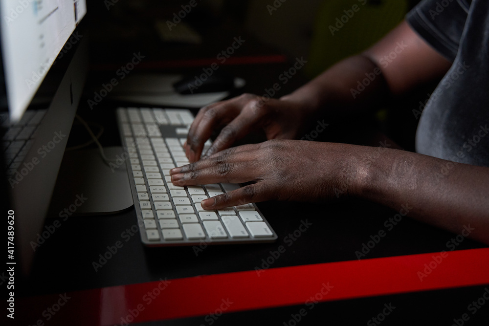 Black woman college student studying in computer lab Stock Photo ...