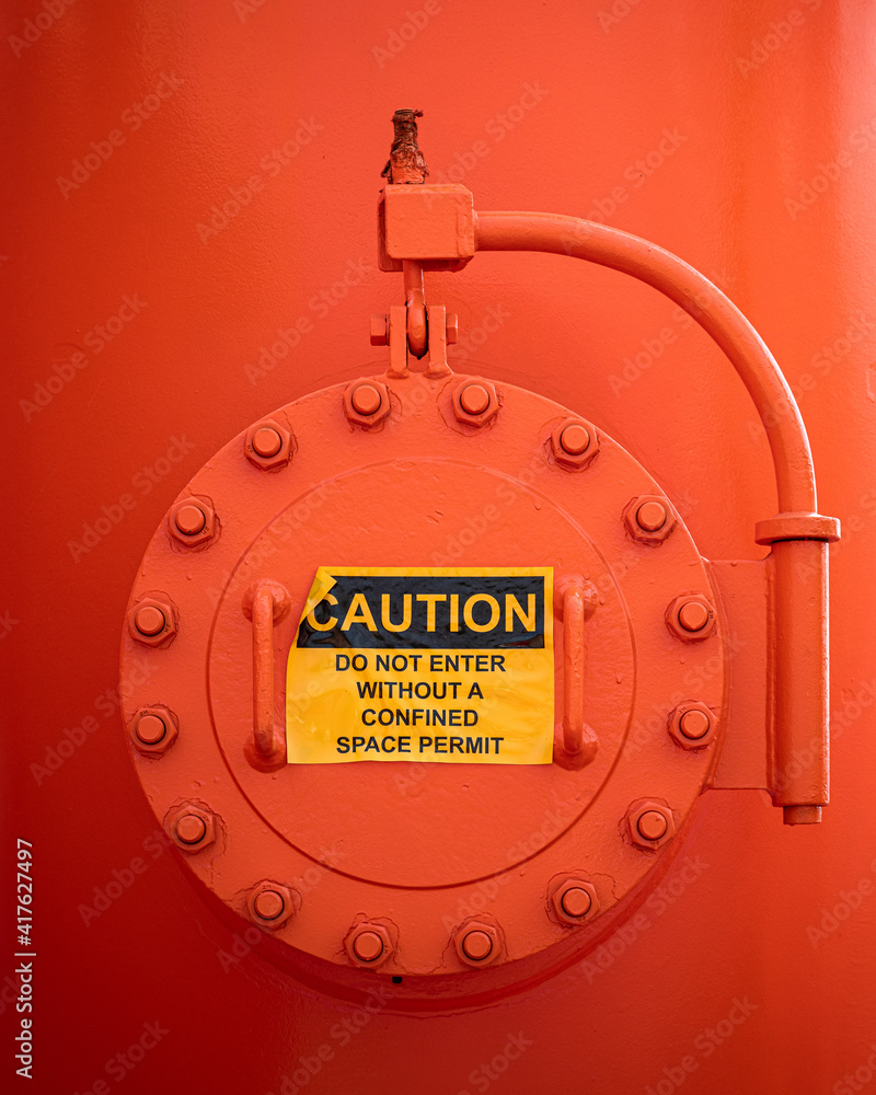 Metal plate structure of service manhole cover of refinery separator ...