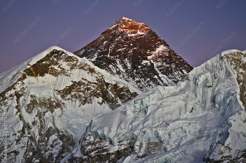 Dusk at the top of Mount Everest (Sagarmatha, Chomolungma - 8.848m ...
