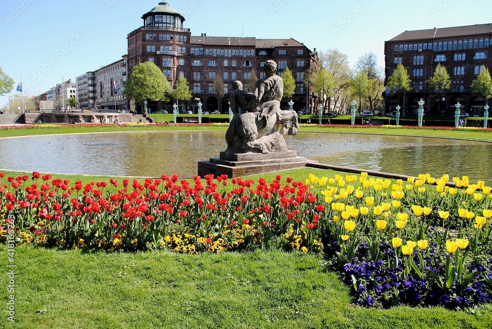 Mannheim, Germany: Fountain in Friedrichsplatz park, a set of gardens ...