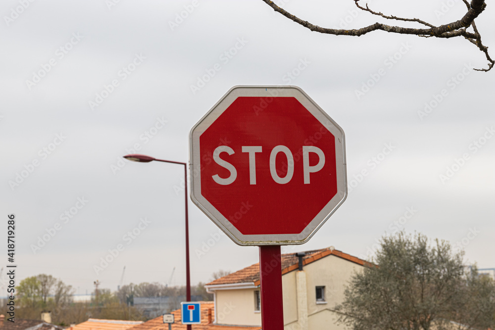Panneau STOP Stock Photo | Adobe Stock
