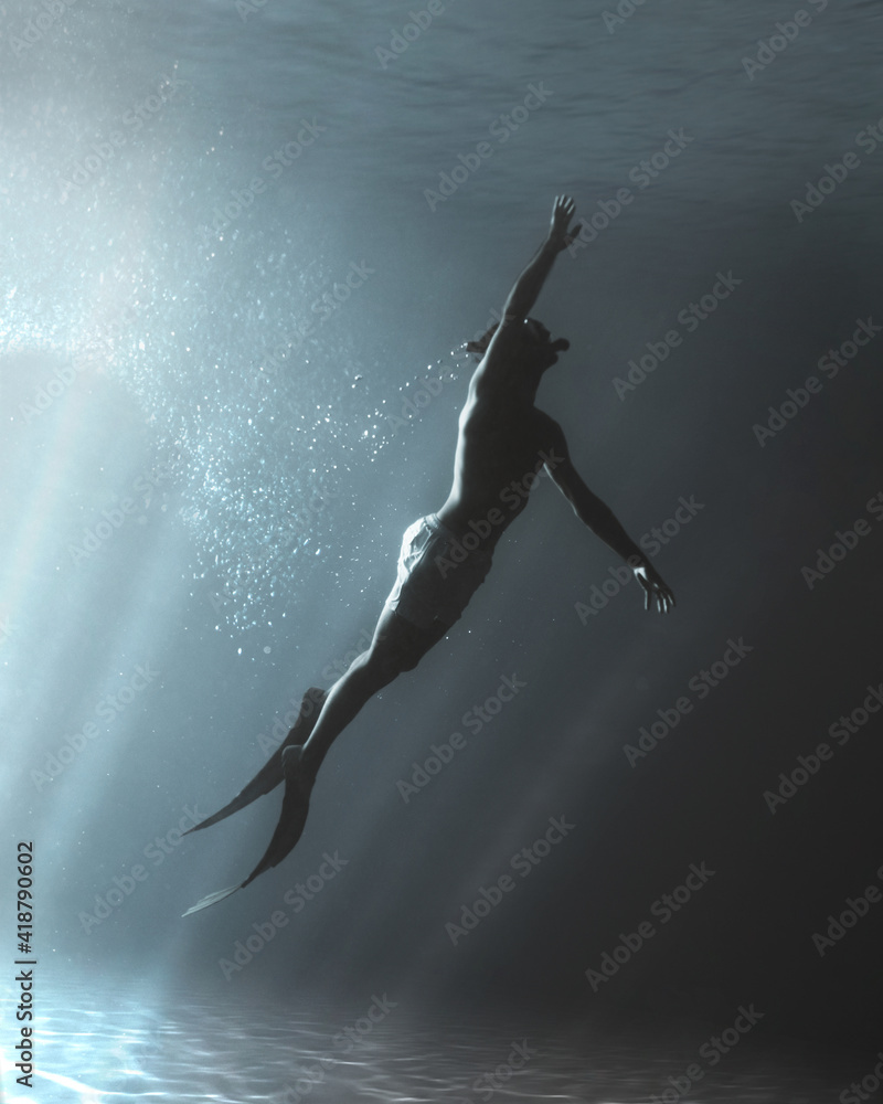 Silueta de Apnea Stock Photo | Adobe Stock