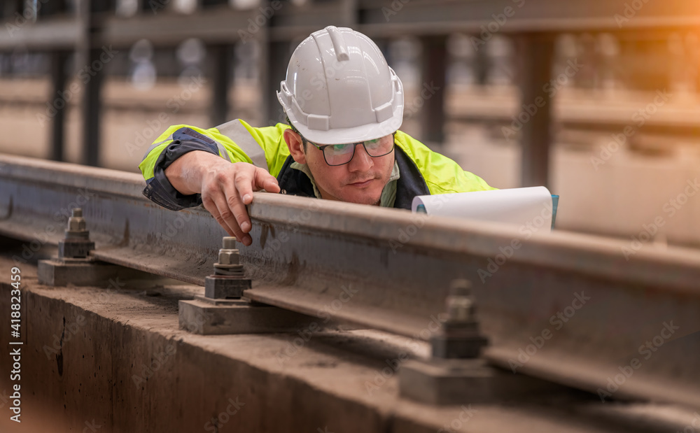 Foto de Engineer under inspection and checking construction process ...