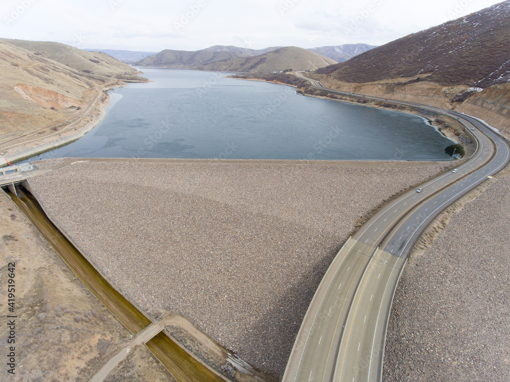 Foto de dam on a lake a reservoir dam dammed water pool of water ...