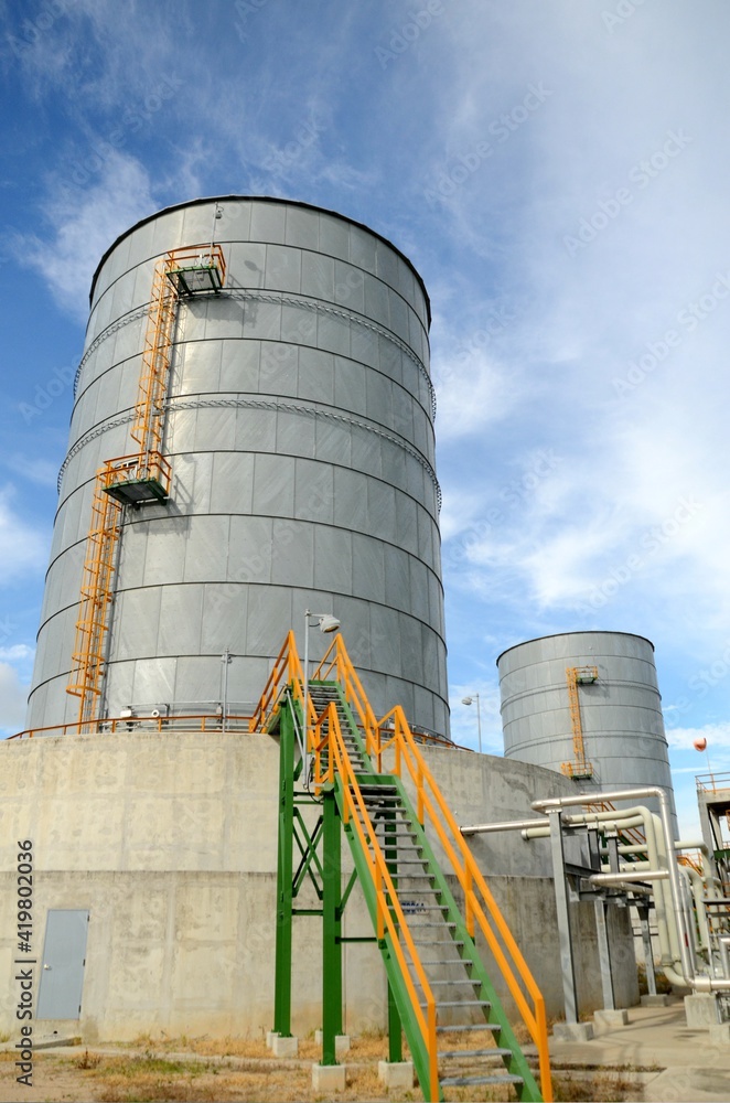 Large industrial tanks or spherical tanks for petrochemical plant, oil ...