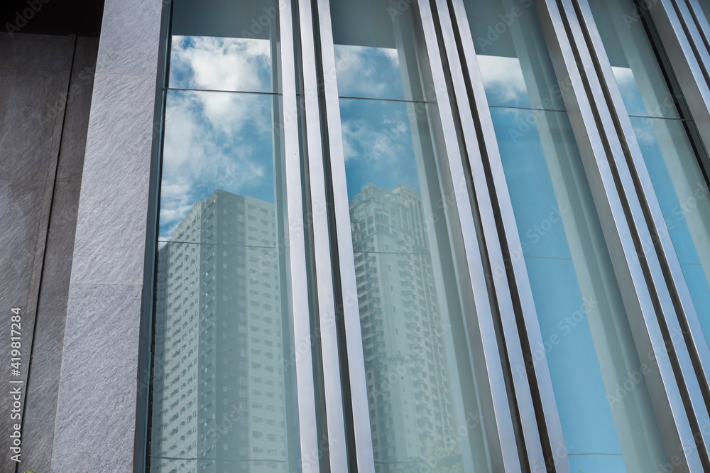 Vertical Extruded aluminum window frames and glass curtain wall ...