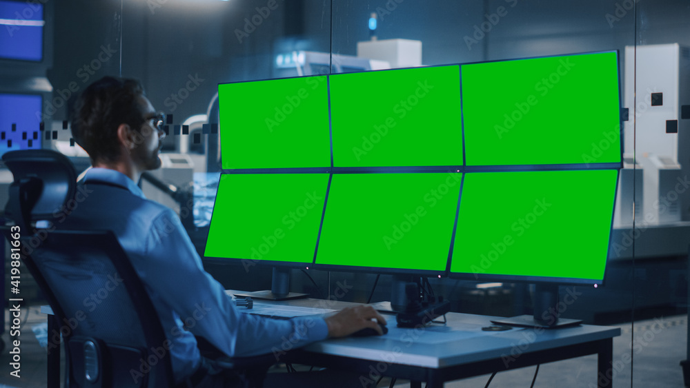 Foto de Industry 4.0 Modern Factory: Security Operator Controls Proper ...