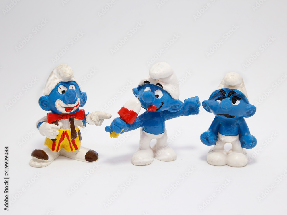 Foto de The smurfs. Grumpy Smurf. Clown smurf. Gourmand Smurf. Little ...