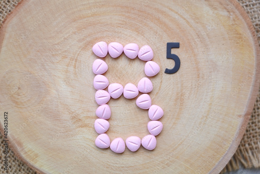 Vitamin B complex consists of 8 types of vitamin B B1 thiamine B2 ...