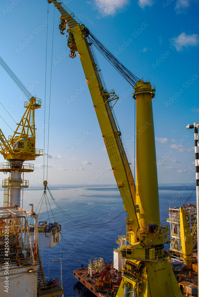 Heavy lifting operation using multiple high capacity cranes to lift ...