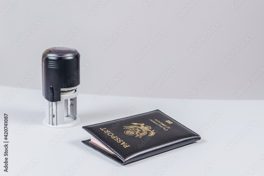 Fotografia do Stock: Immigration and passport control at the airport ...