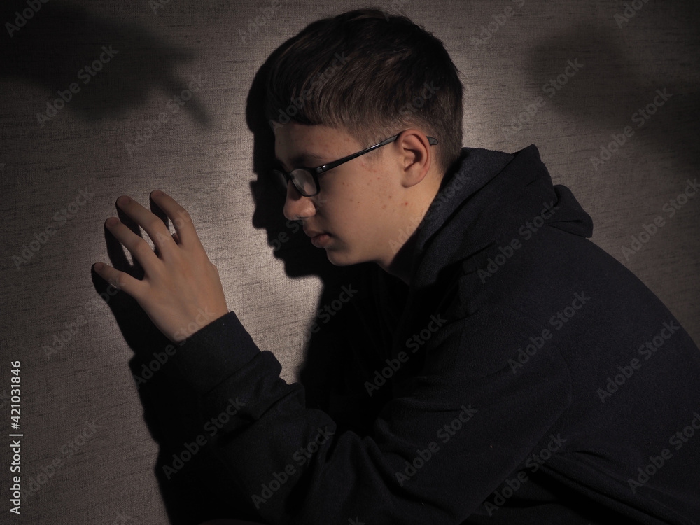 Foto de Child harassment concept. Types of violence. Physical abuse ...